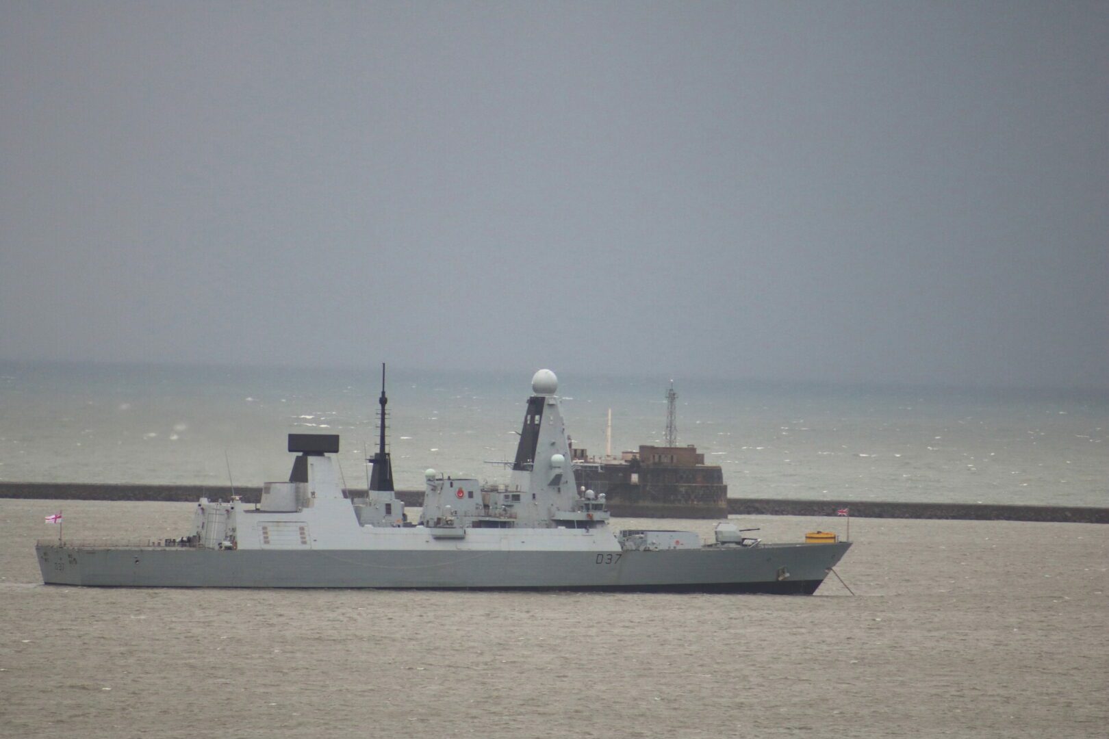 CUTTING-EDGE WARSHIP DUNCAN IN THE SOUND
