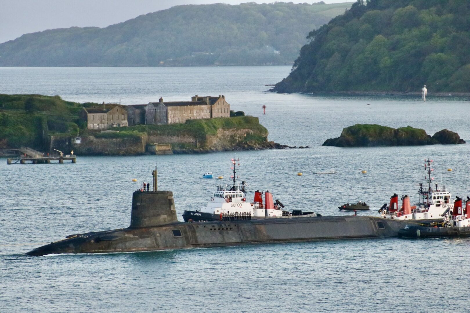 BRITISH SEA POWER ON SHOW IN THE SOUND