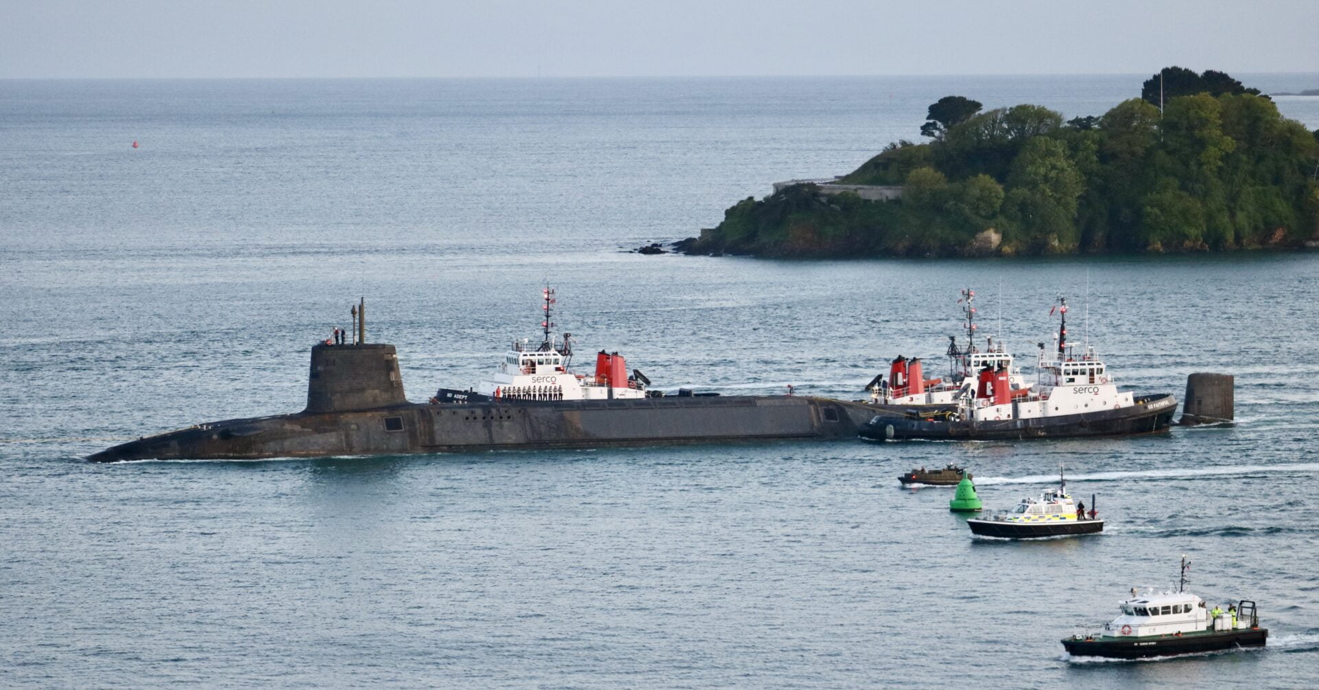 BRITISH SEA POWER ON SHOW IN THE SOUND