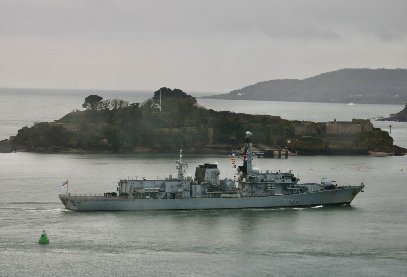 FESTIVE HOMECOMING FOR HMS RICHMOND