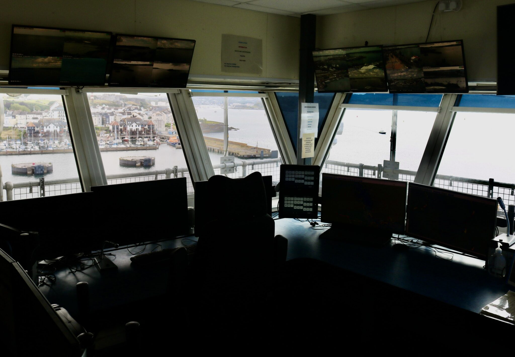 PLYMOUTH'S LOOKOUT PORTAL -THE LONGROOM