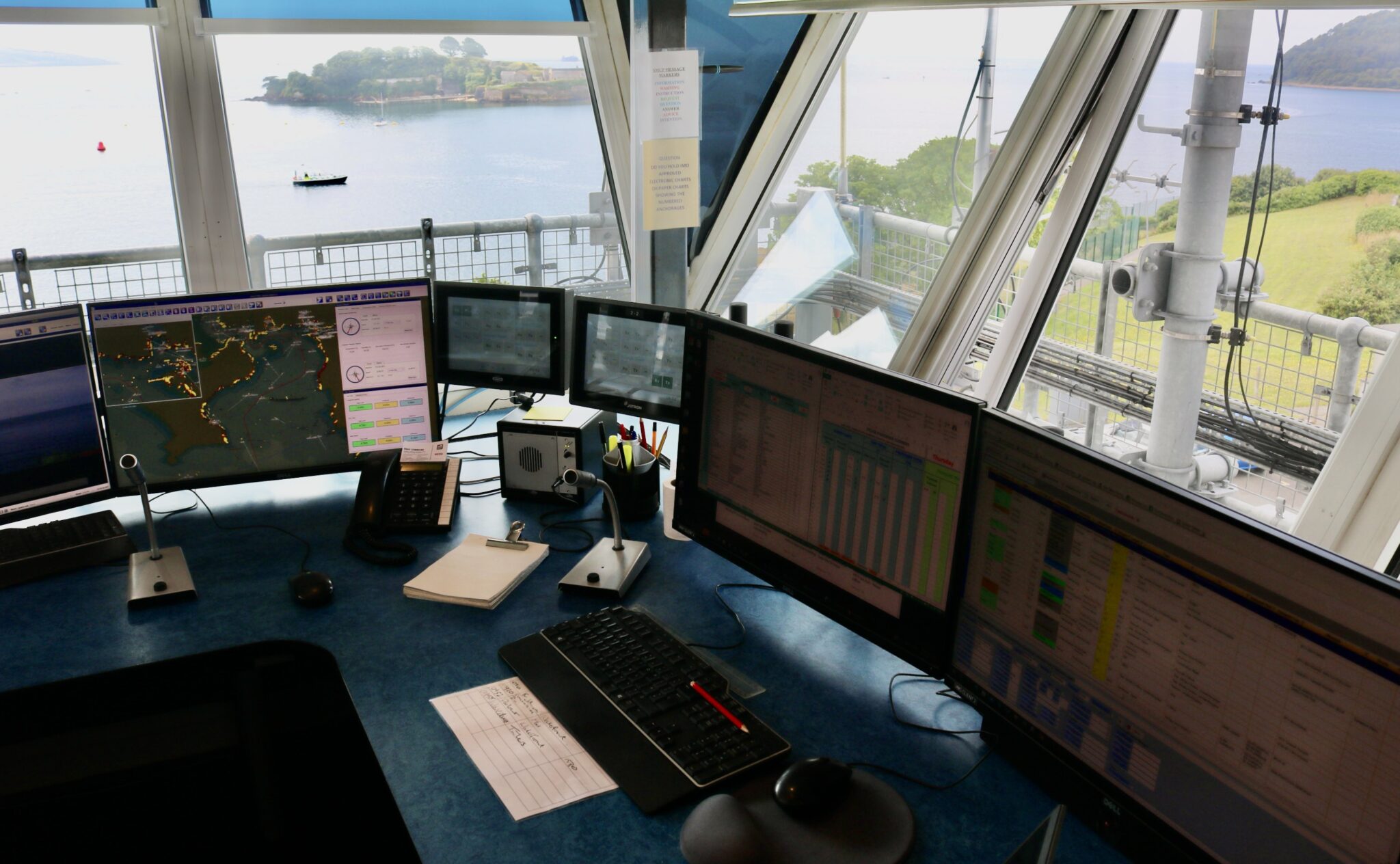PLYMOUTH'S LOOKOUT PORTAL -THE LONGROOM