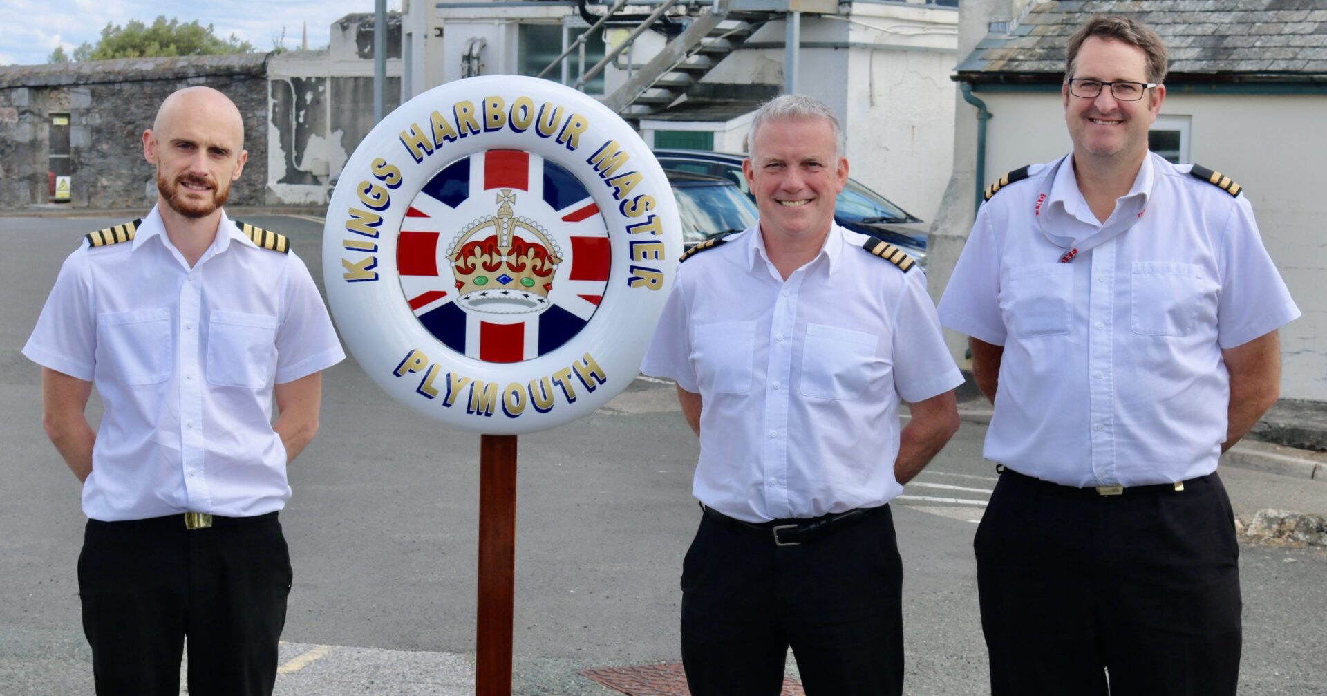 PLYMOUTH'S LOOKOUT PORTAL -THE LONGROOM