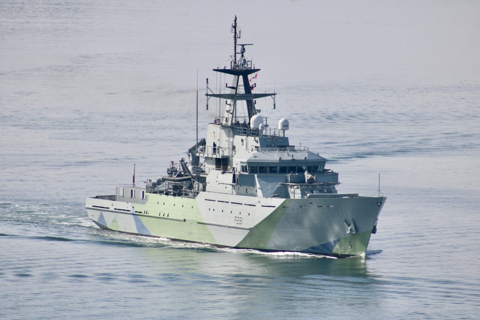 HMS TYNE TRACKS RUSSIAN SUBMARINE